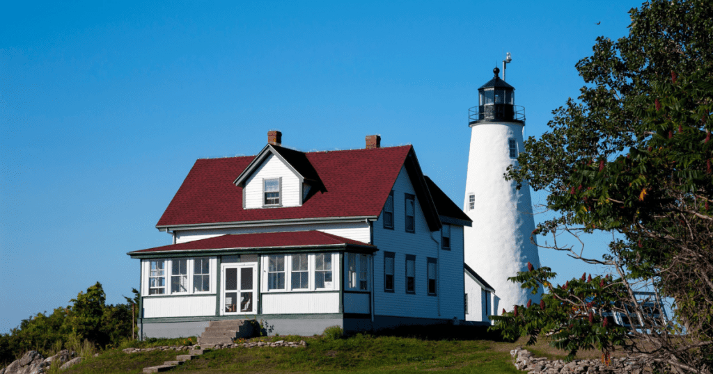 The Best Massachusetts Lighthouses to See This Summer